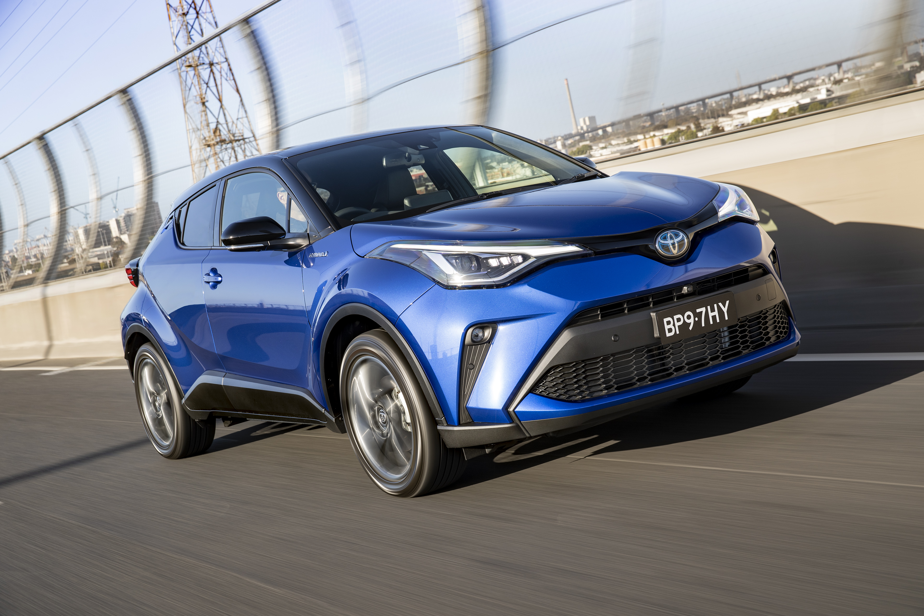 Upgraded Toyota CH-R SUV range adds hybrid-electric technology – 4BC