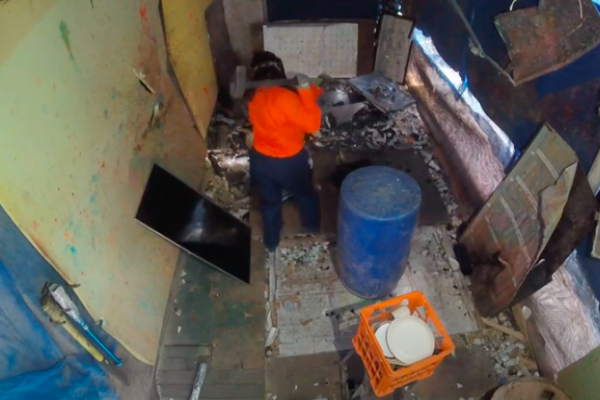 Here's what you can expect at Brisbane's Rage Cage smash room!