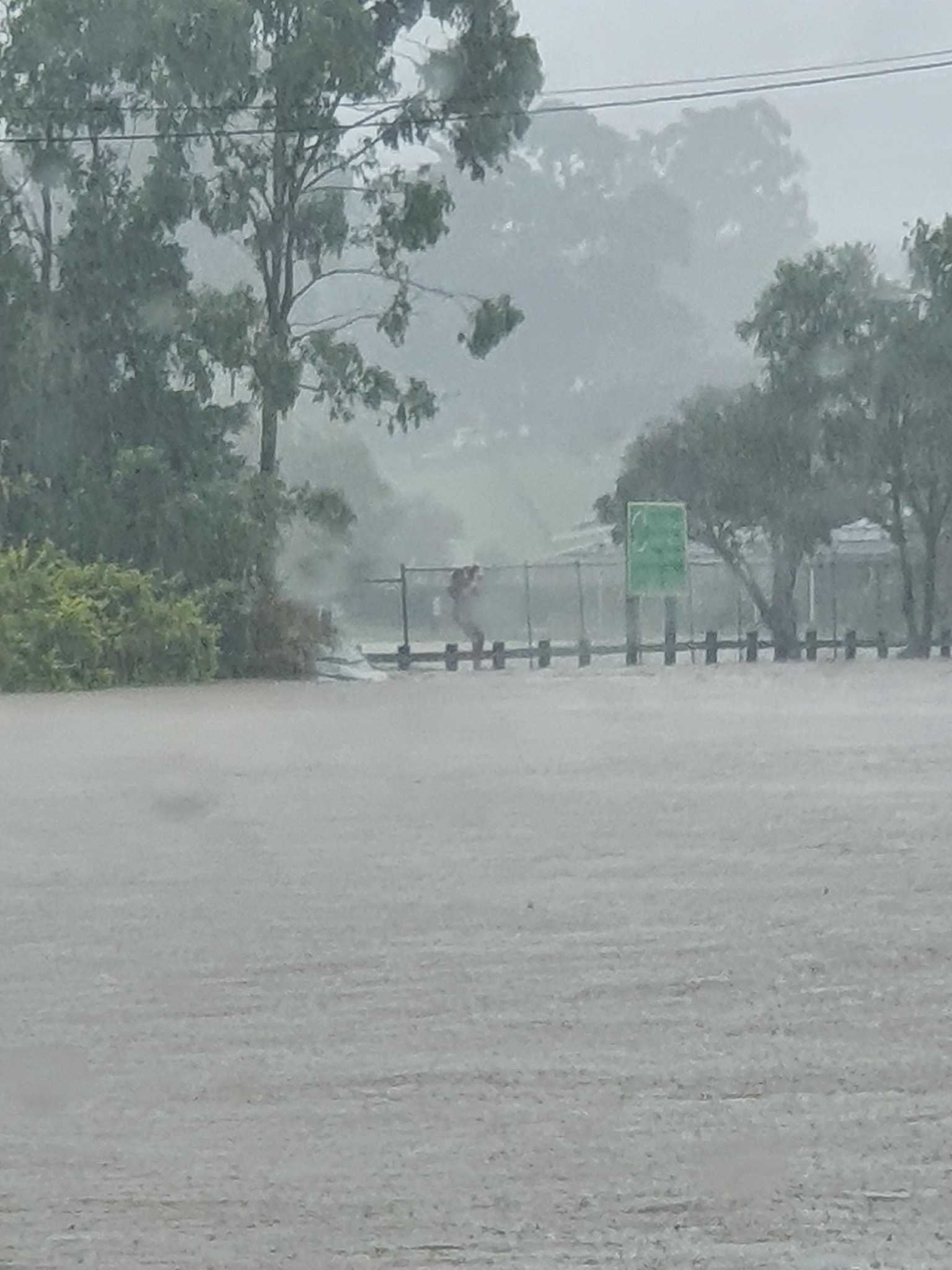 YOUR PHOTOS | Torrential rain and flooding on the Gold Coast - 4BC