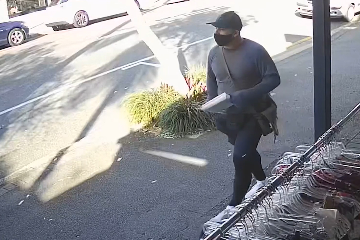 Police seeking identity of man allegedly linked to Paddington armed robbery